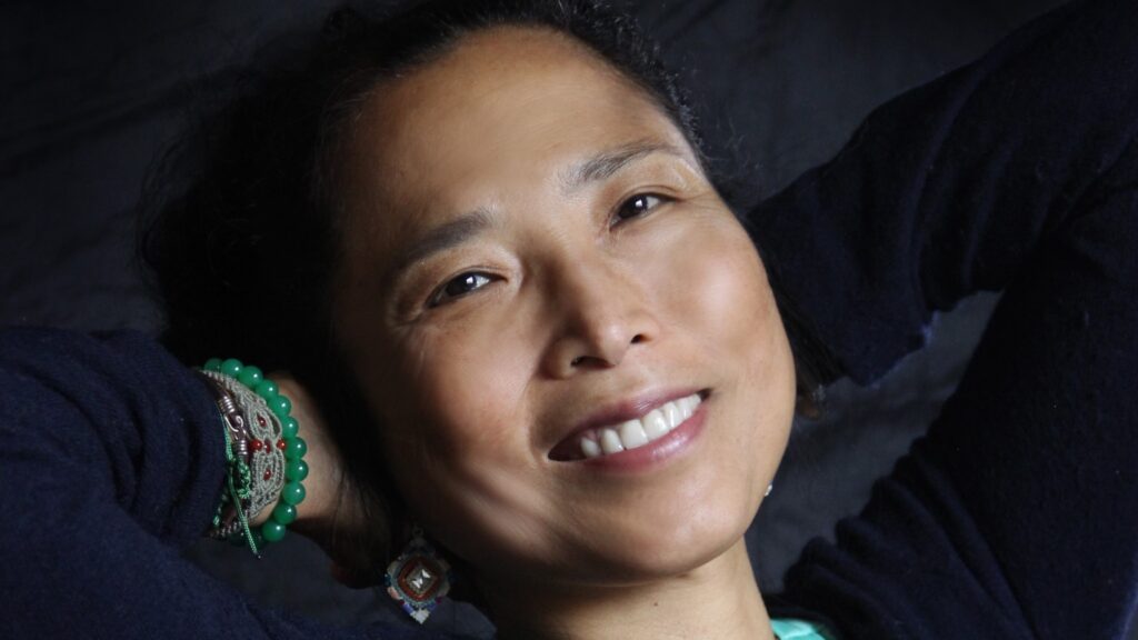 A un año de su partida, rinden homenaje a la poeta Julia Wong | Ensayo ...